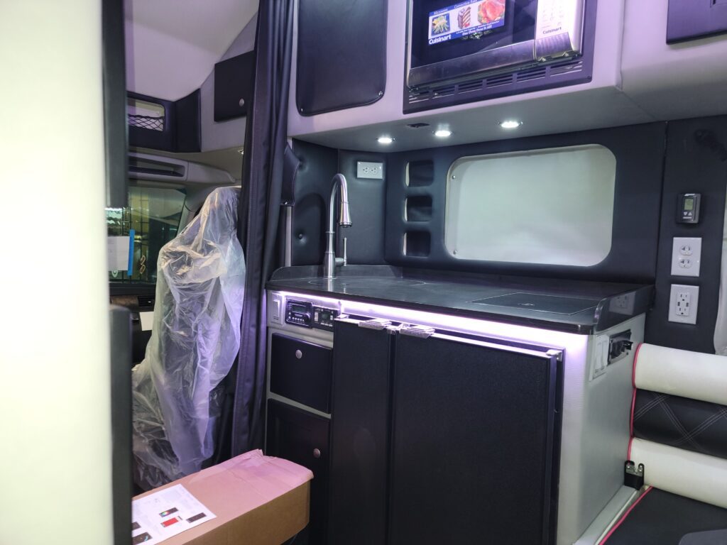 Kenworth T680 with 108″ Fully Integrated Sleeper and Custom Paint Job ...