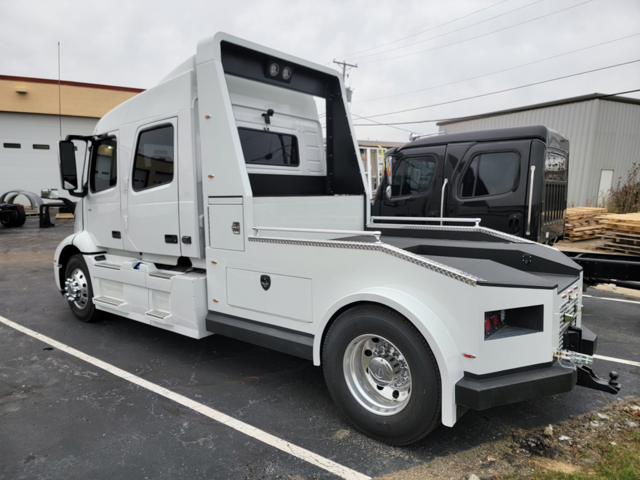 Volvo VNR Bolt Pro Line Hauler Truck – No CDL Required – True Class 8 ...